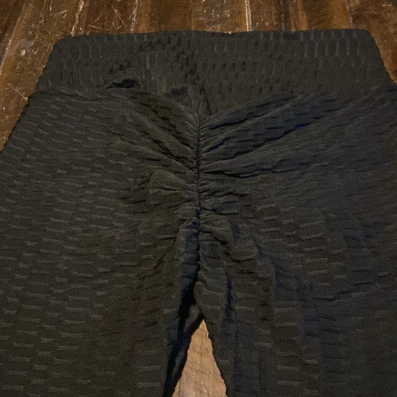Viki Body | Pants & Jumpsuits | Vicki Body Nwot Honeycomb Leggings ...